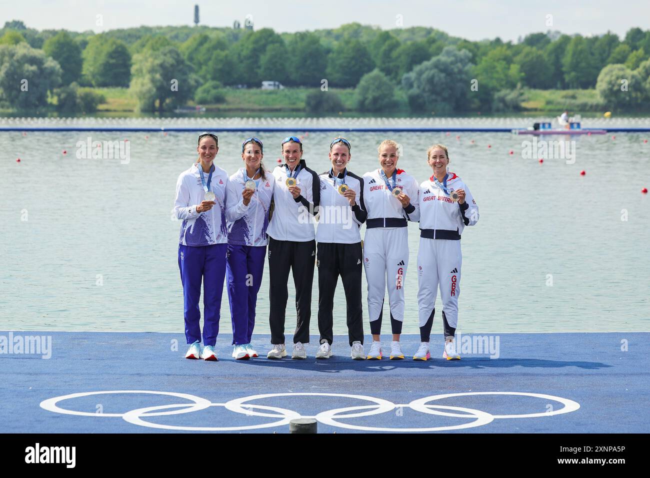 Vaires Sur Marne. 1st Aug, 2024. Gold medalists Brooke Francis (3rd R ...