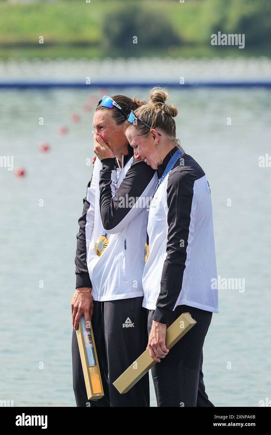 Vaires Sur Marne. 1st Aug, 2024. Gold medalists Brooke Francis (R) and ...