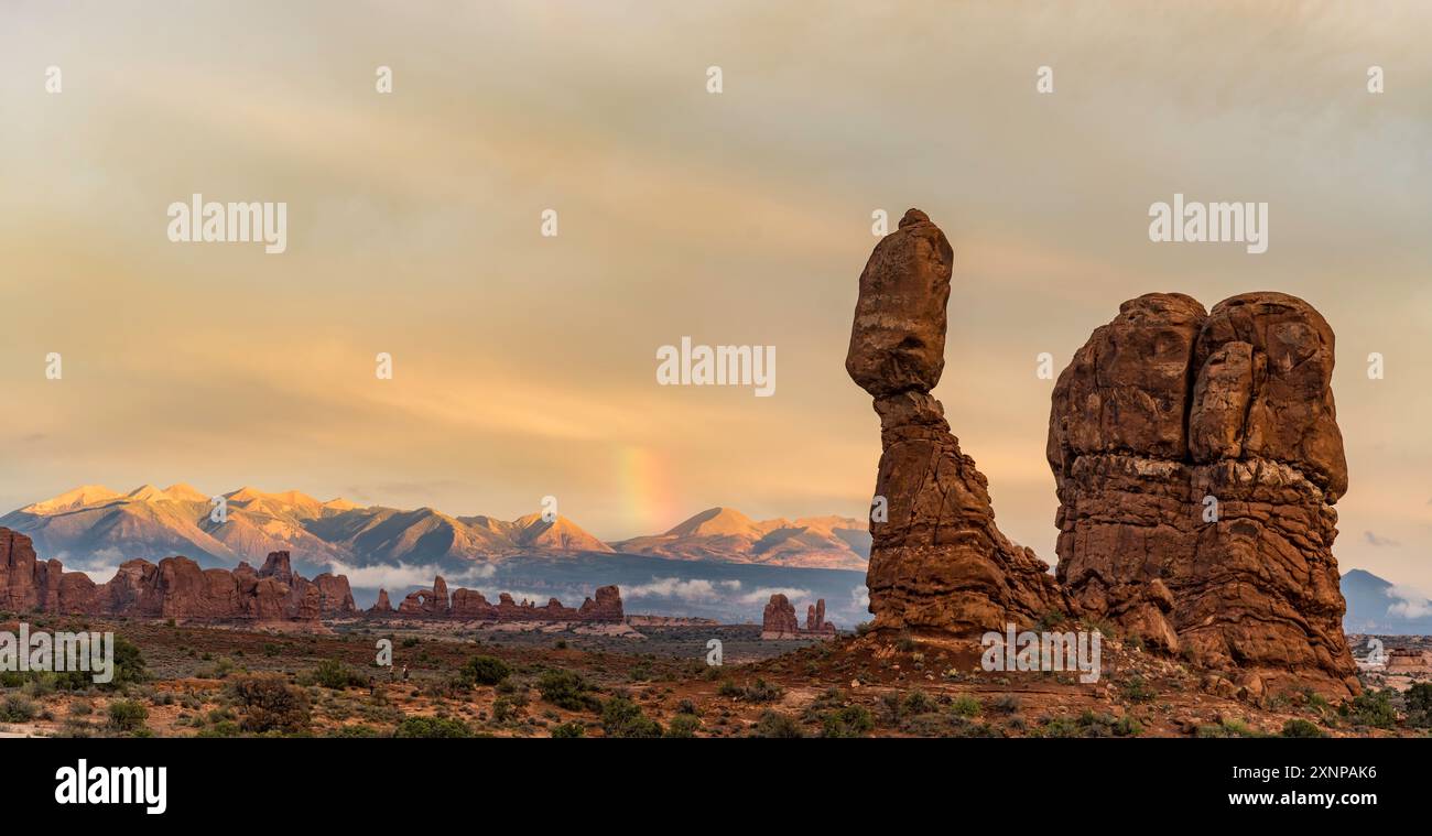 Rainbow rock natural arch hi-res stock photography and images - Alamy