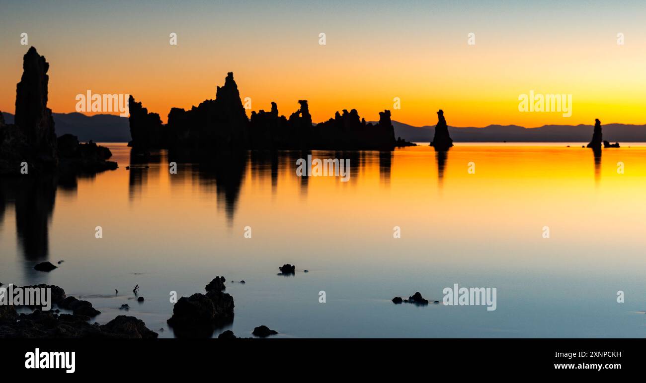 Tufa towers lake mono hi-res stock photography and images - Alamy