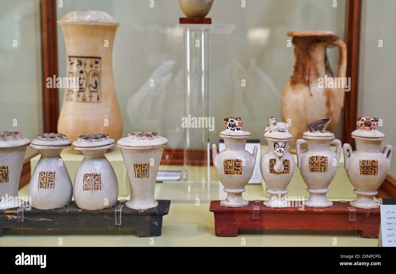 Mummy frog egypt hi-res stock photography and images - Alamy