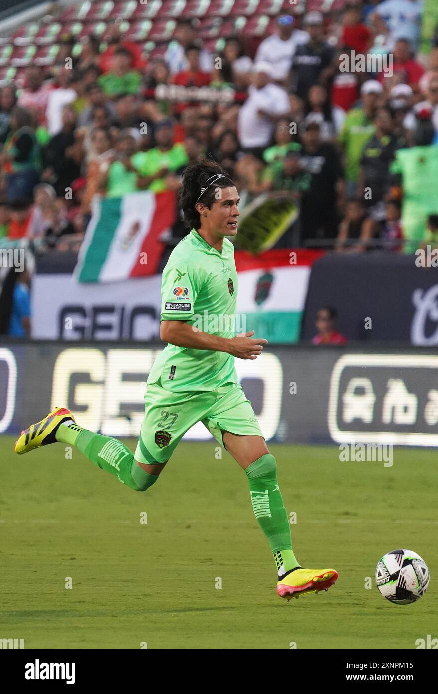 Juarez defender Diego Campillo (27) brings the ball forward during the ...