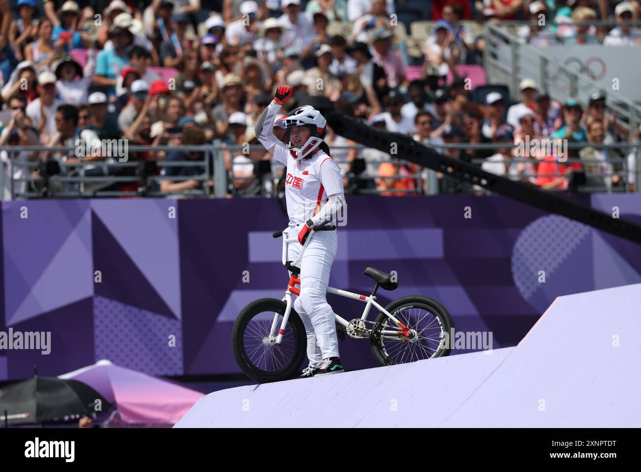 **CHINESE MAINLAND, HONG KONG, MACAU AND TAIWAN OUT** Chinese freestyle ...