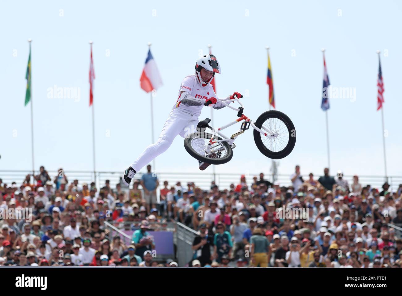 **CHINESE MAINLAND, HONG KONG, MACAU AND TAIWAN OUT** Chinese freestyle ...