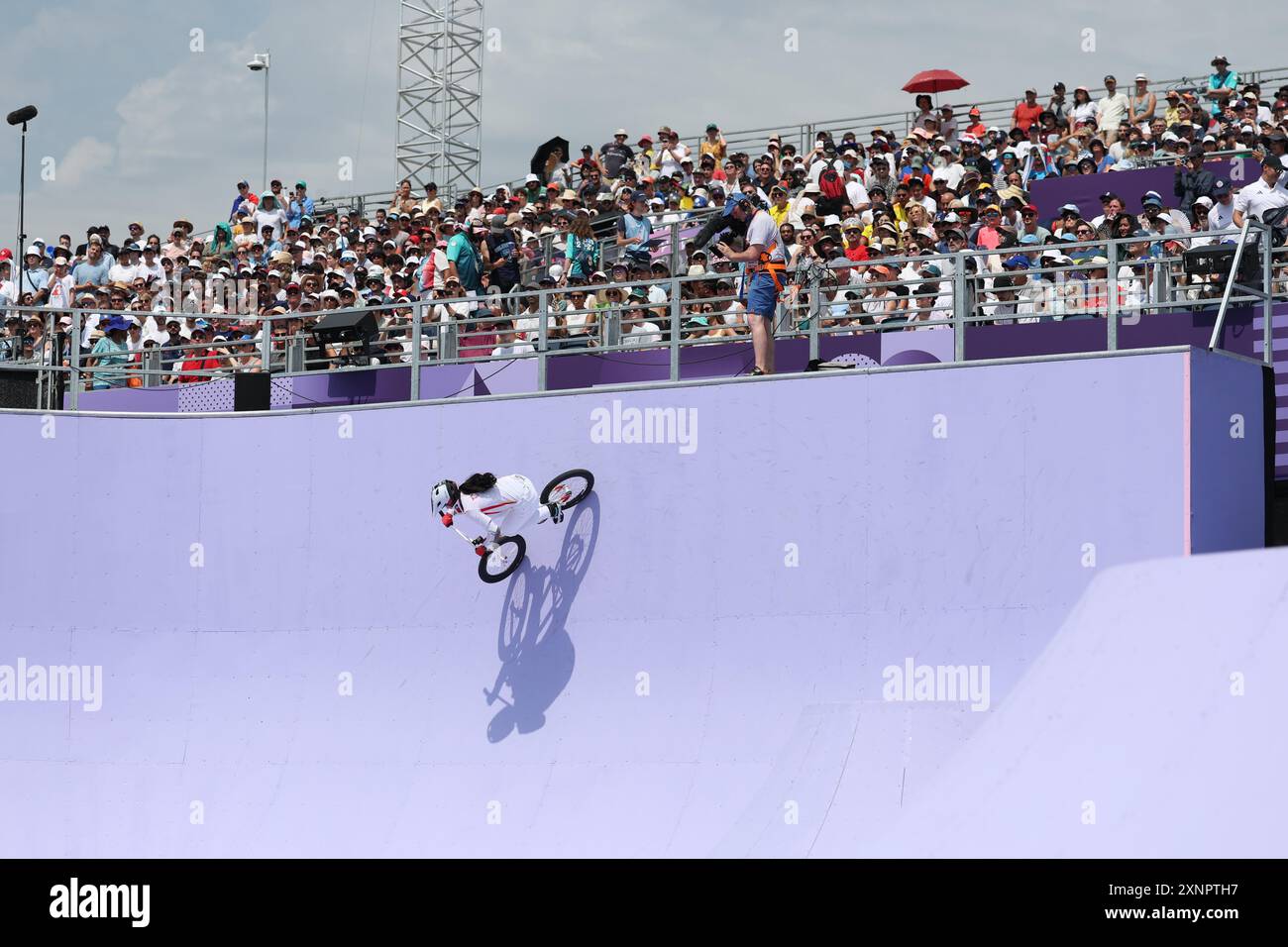 **CHINESE MAINLAND, HONG KONG, MACAU AND TAIWAN OUT** Chinese freestyle ...