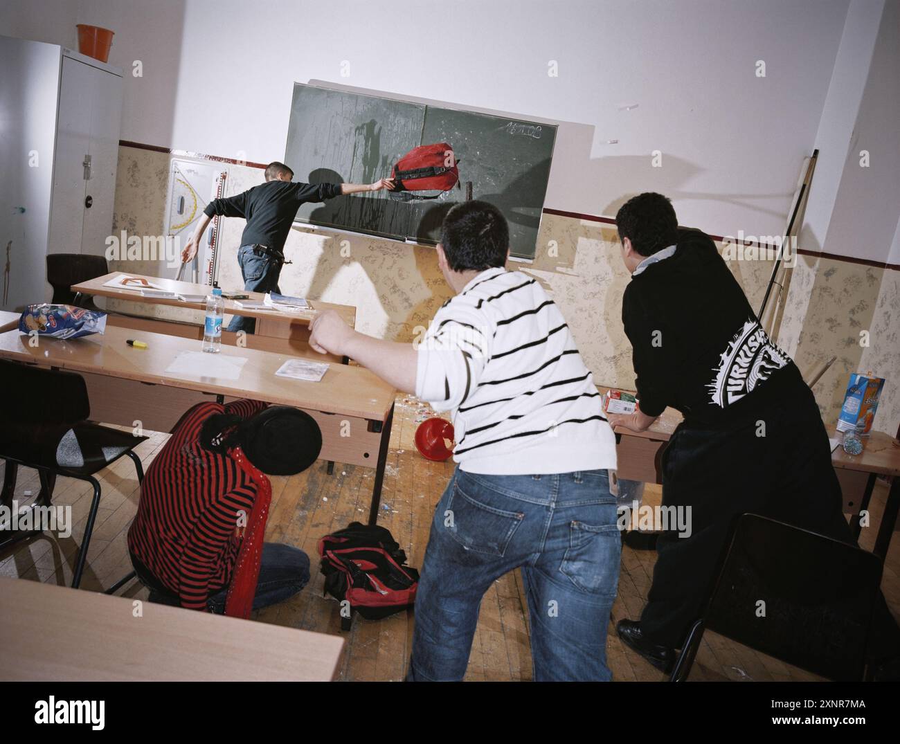 School teacher classroom scene hi-res stock photography and images - Alamy