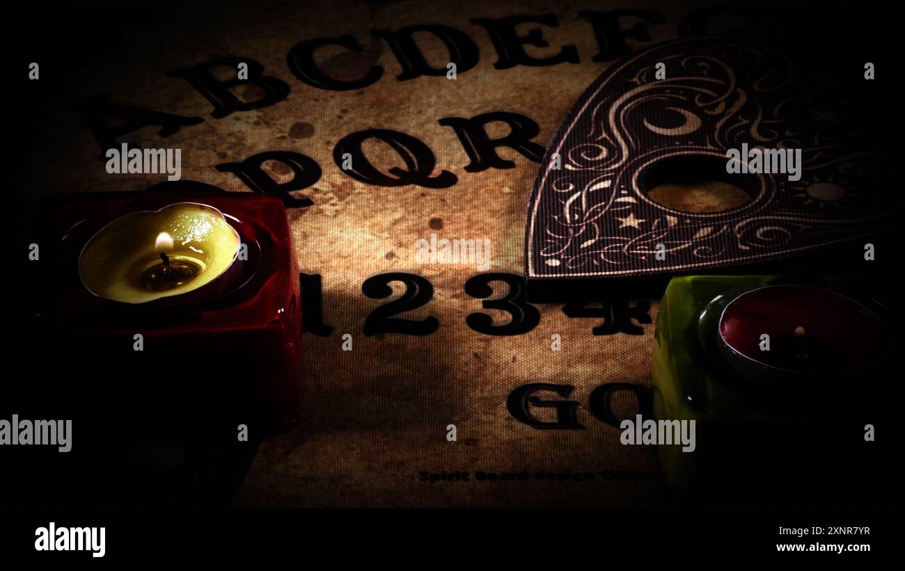 Spiritual witchcraft ouija board hi-res stock photography and images ...