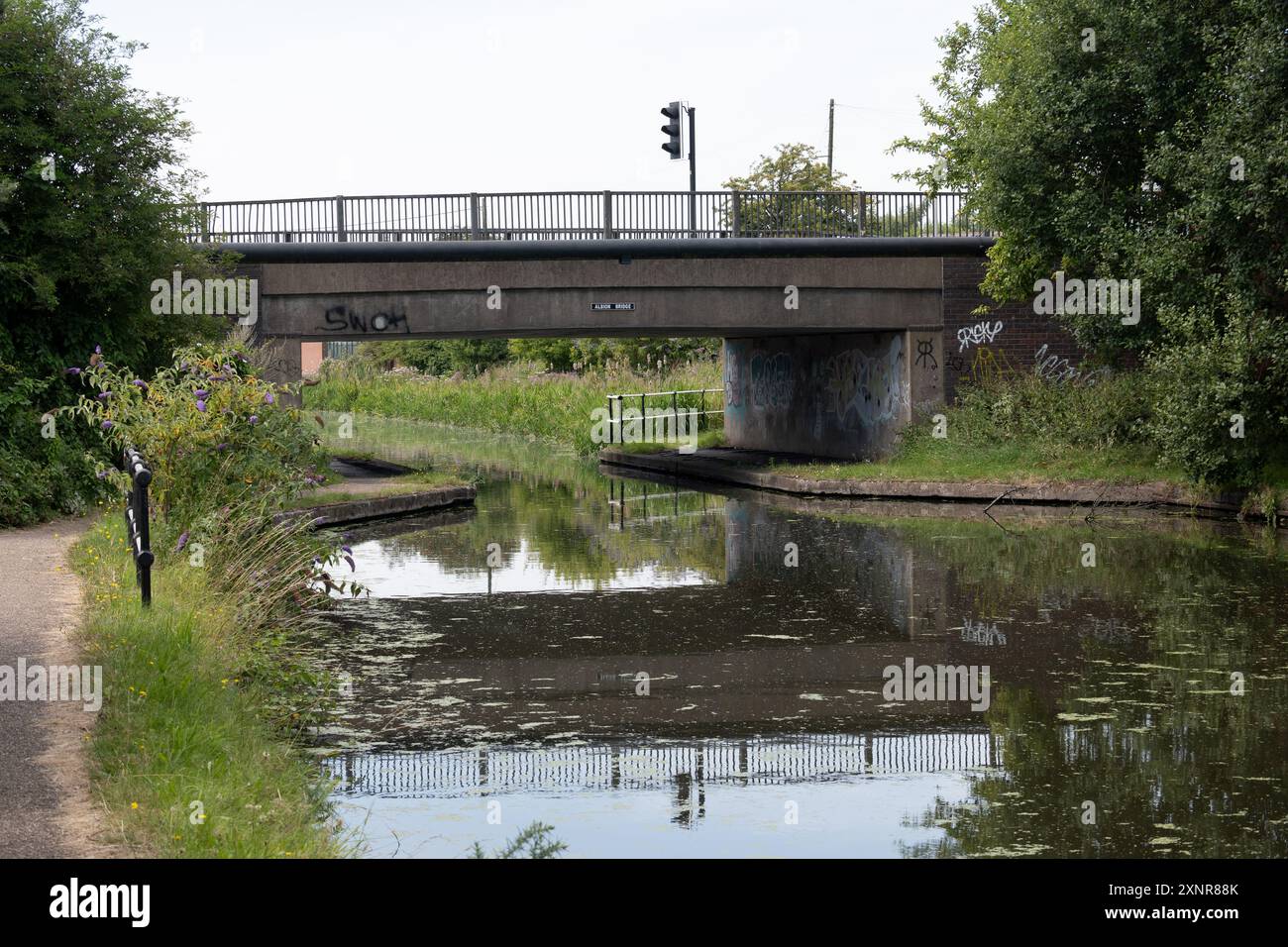Albion Bridge, Birmingham Main Line Canal, West Bromwich, Sandwell ...