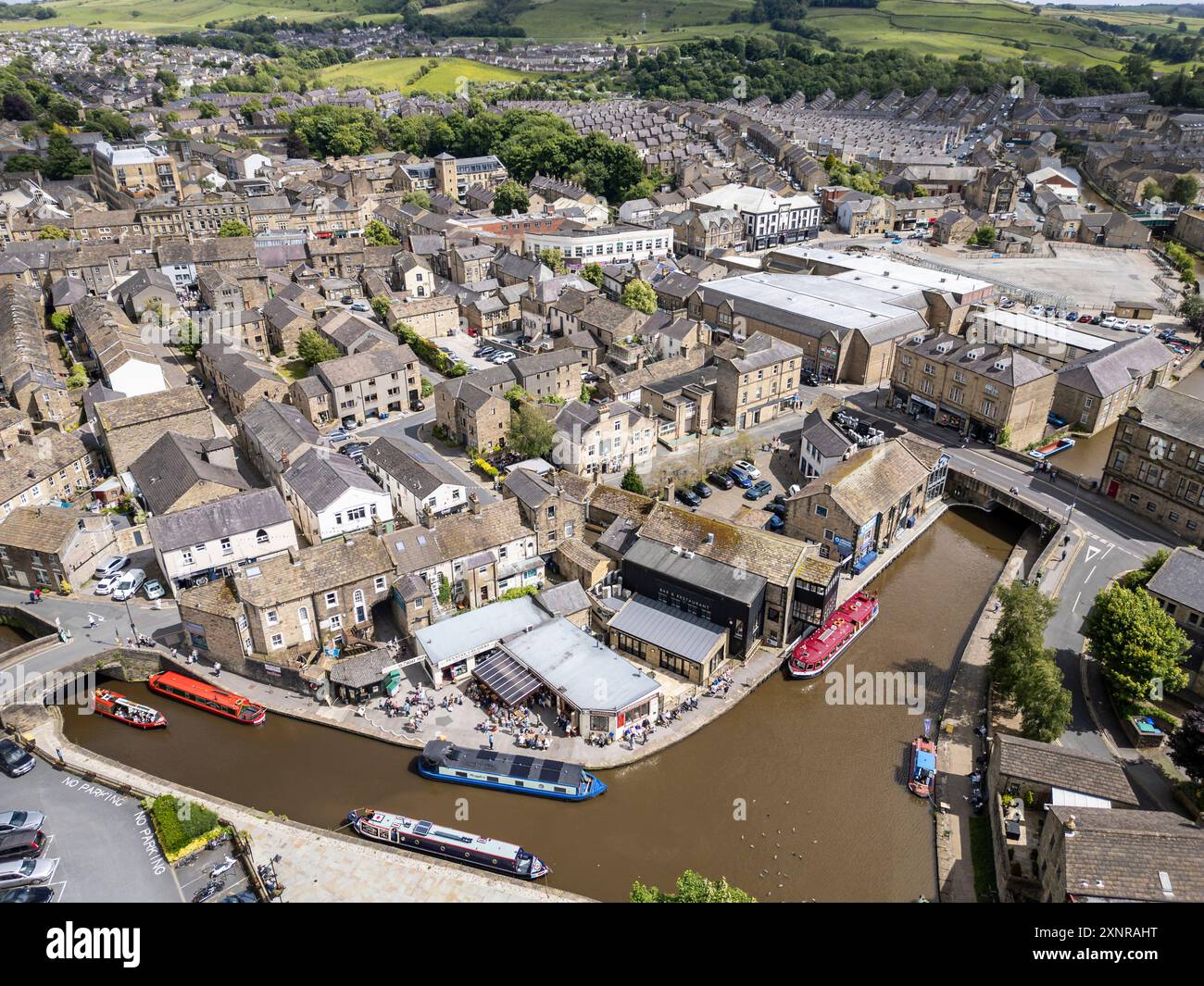 Skipton town centre and Leeds Liverpool Canal, North Yorkshire ...