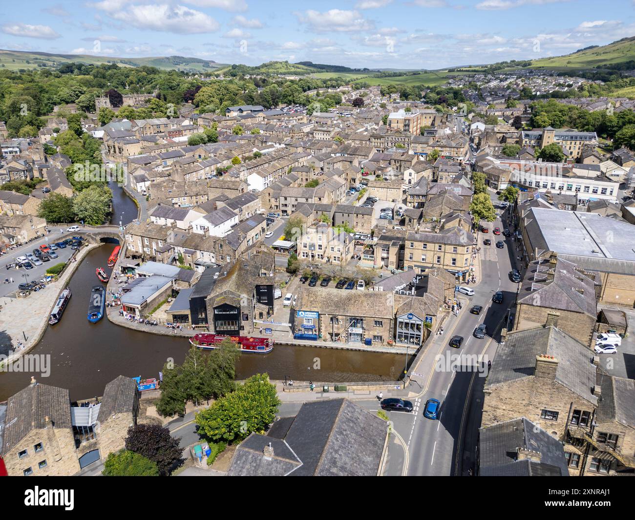 Skipton town centre and Leeds Liverpool Canal, North Yorkshire, Yorkshire, England Stock Photo ...