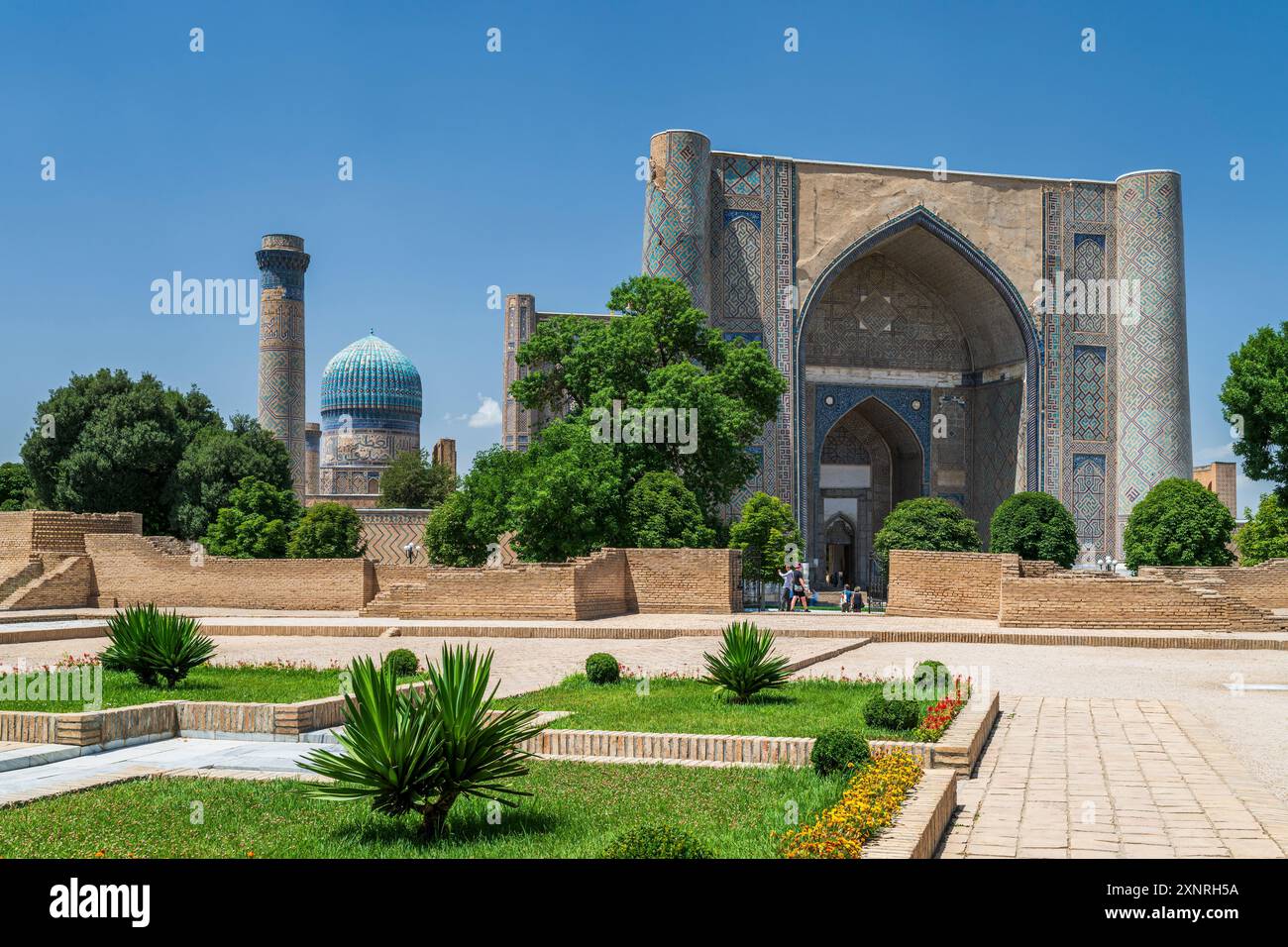 Bibi-Khanym Mosque, Samarkand, Uzbekistan Stock Photo - Alamy
