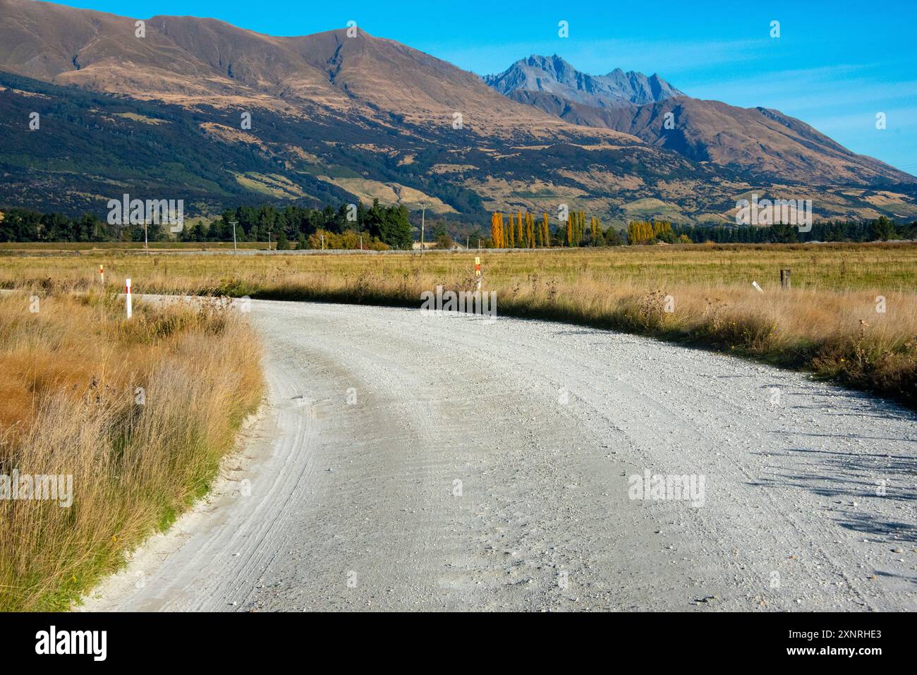 Gravel road new zealand hi-res stock photography and images - Alamy