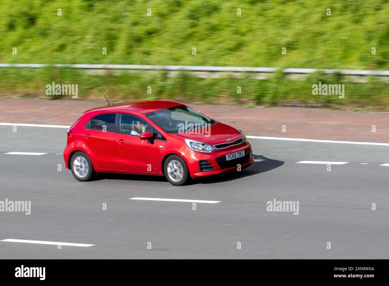 2 5 litre petrol engine hi-res stock photography and images - Alamy