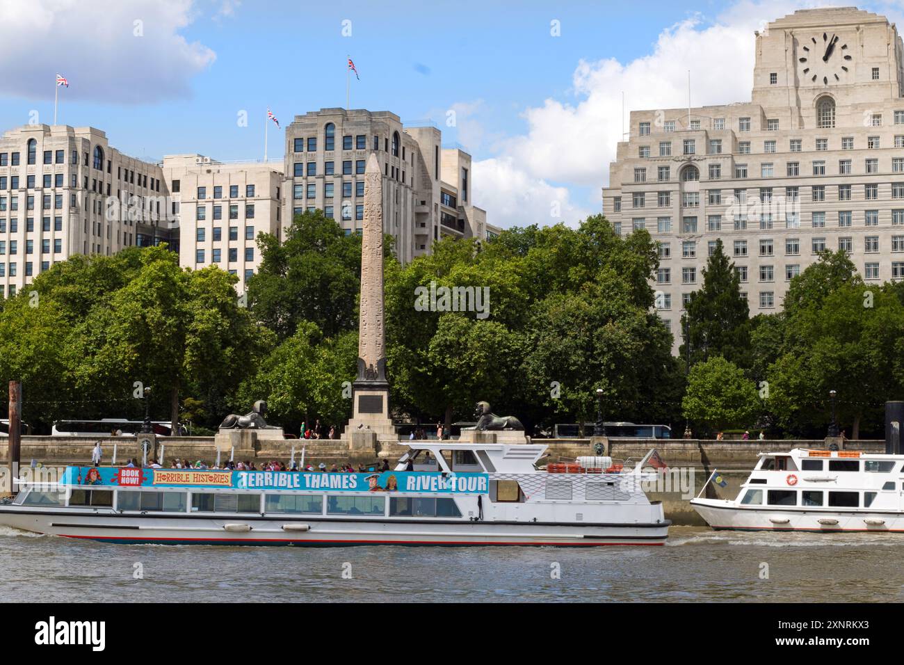 River Thames, London, 27-07-24. Cleopatra's Needle and MI5 building on ...