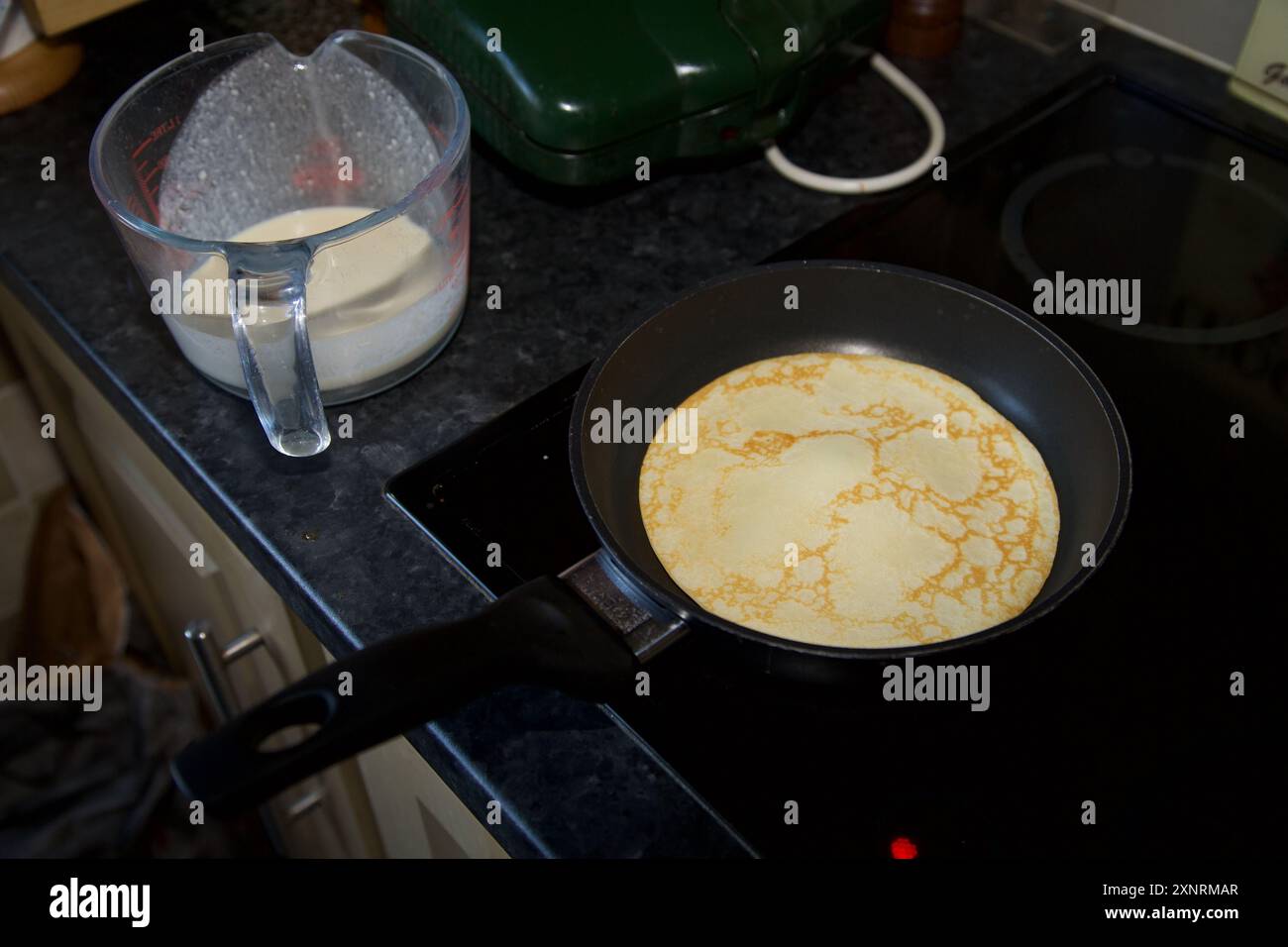 Tuesday pancake hi-res stock photography and images - Alamy