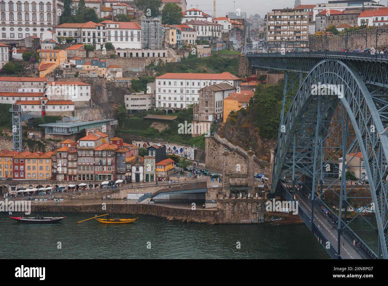 Scenic architecture of the iconic bridge dom luis in porto hi-res stock ...