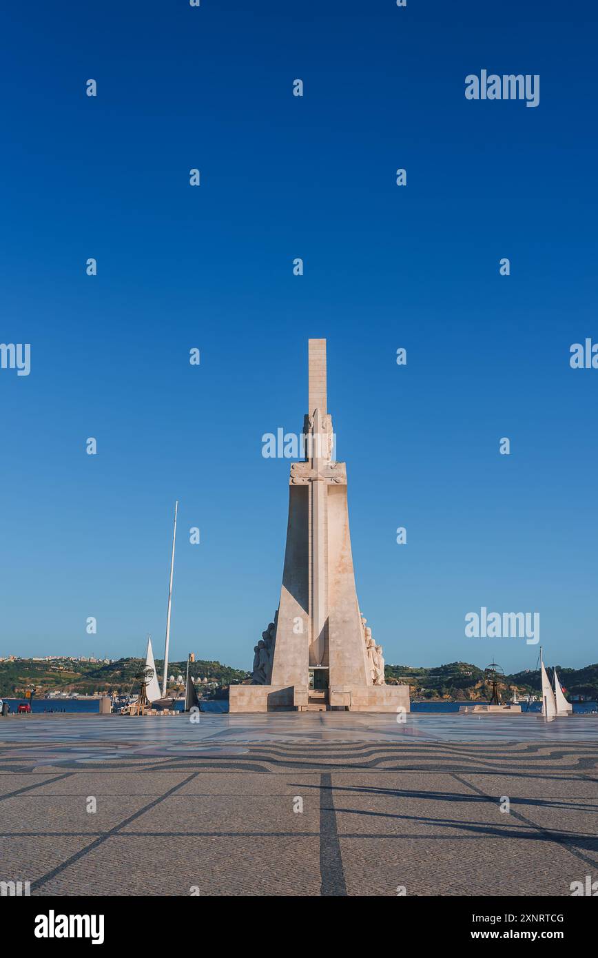 Padrao dos Descobrimentos Monument with Tagus River and Sailboats in ...