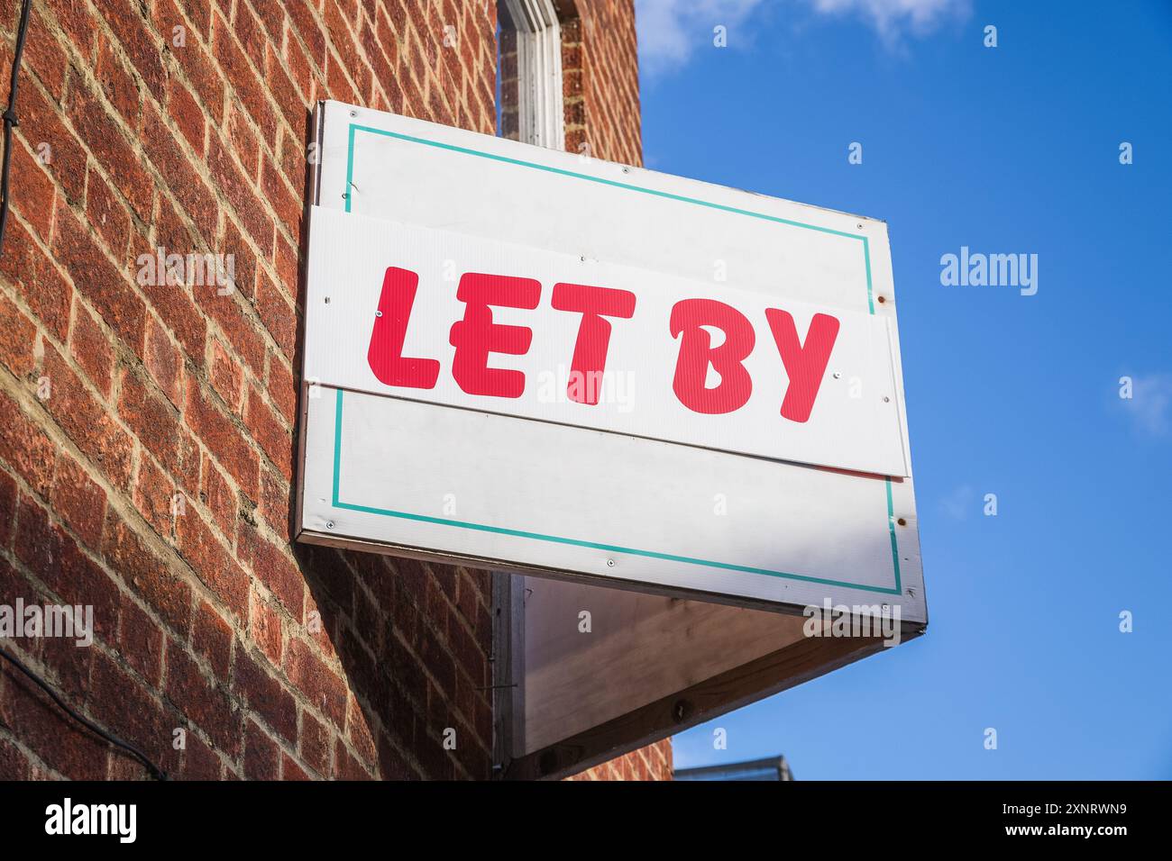 Rent lease signboard outside hi-res stock photography and images - Alamy
