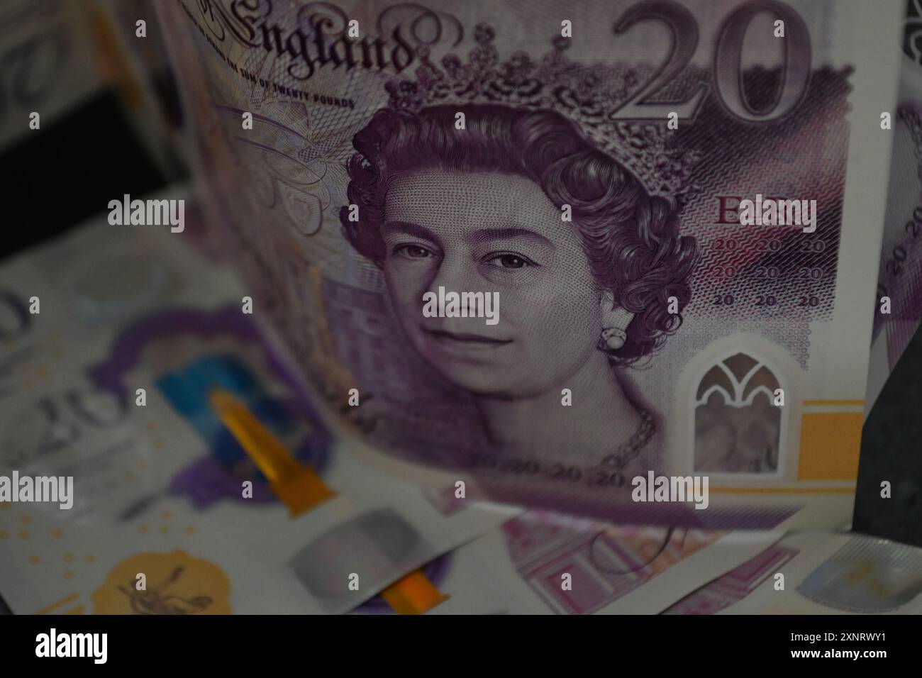 Splash for cash hi-res stock photography and images - Alamy