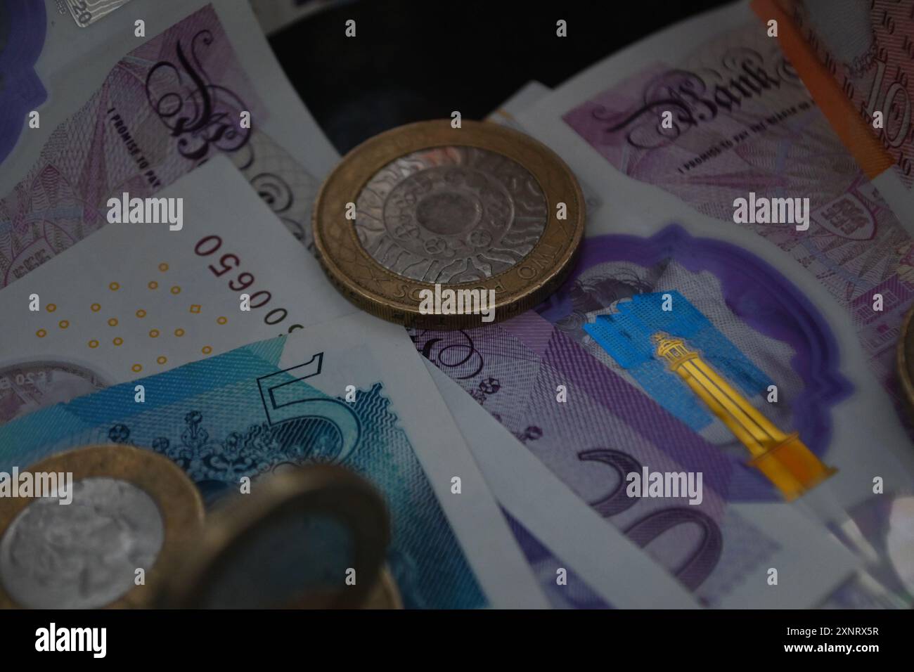 Real cash hi-res stock photography and images - Alamy