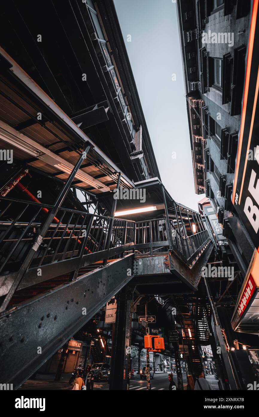 Metro train bridge hi-res stock photography and images - Alamy