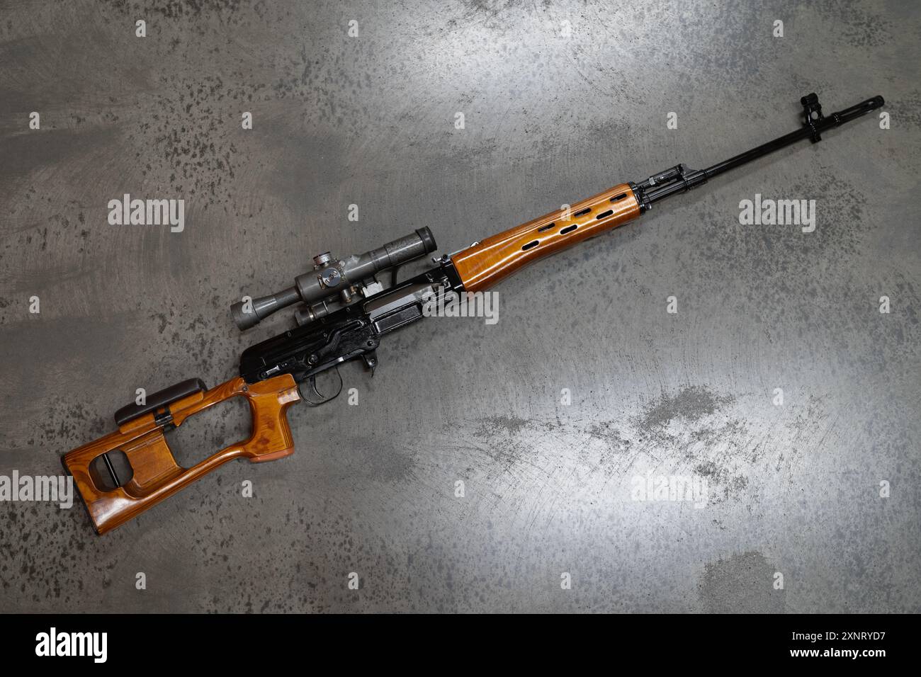 Sniper rifle 7 hi-res stock photography and images - Alamy