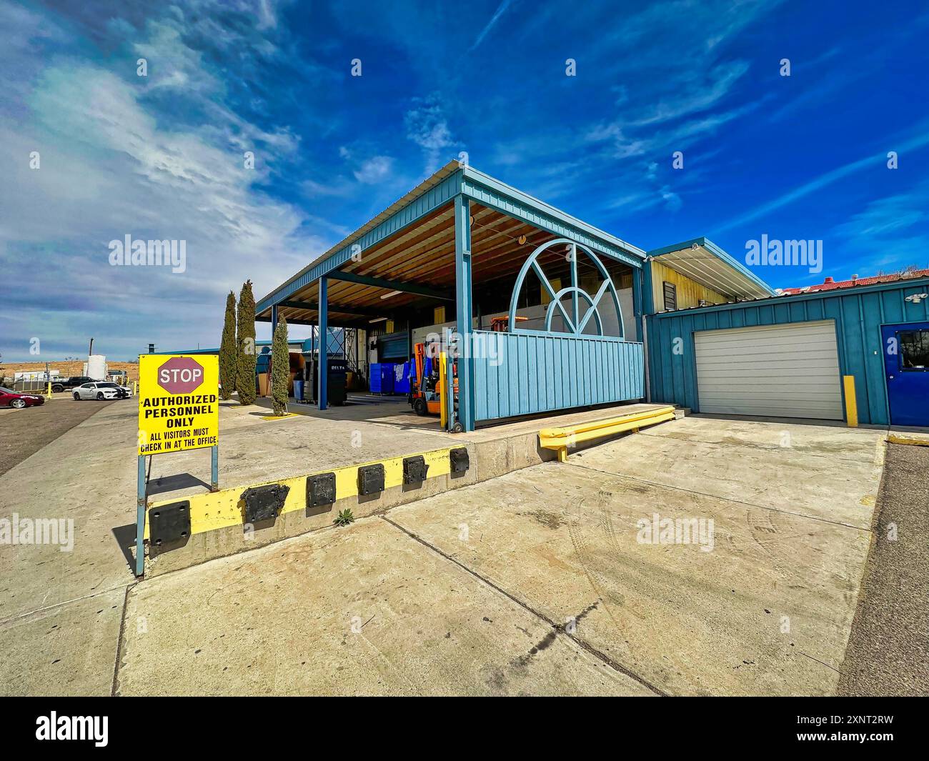 ALBUQUERQUE, NEW MEXICO, USA - March 9, 2023 Service Center. Road works ...