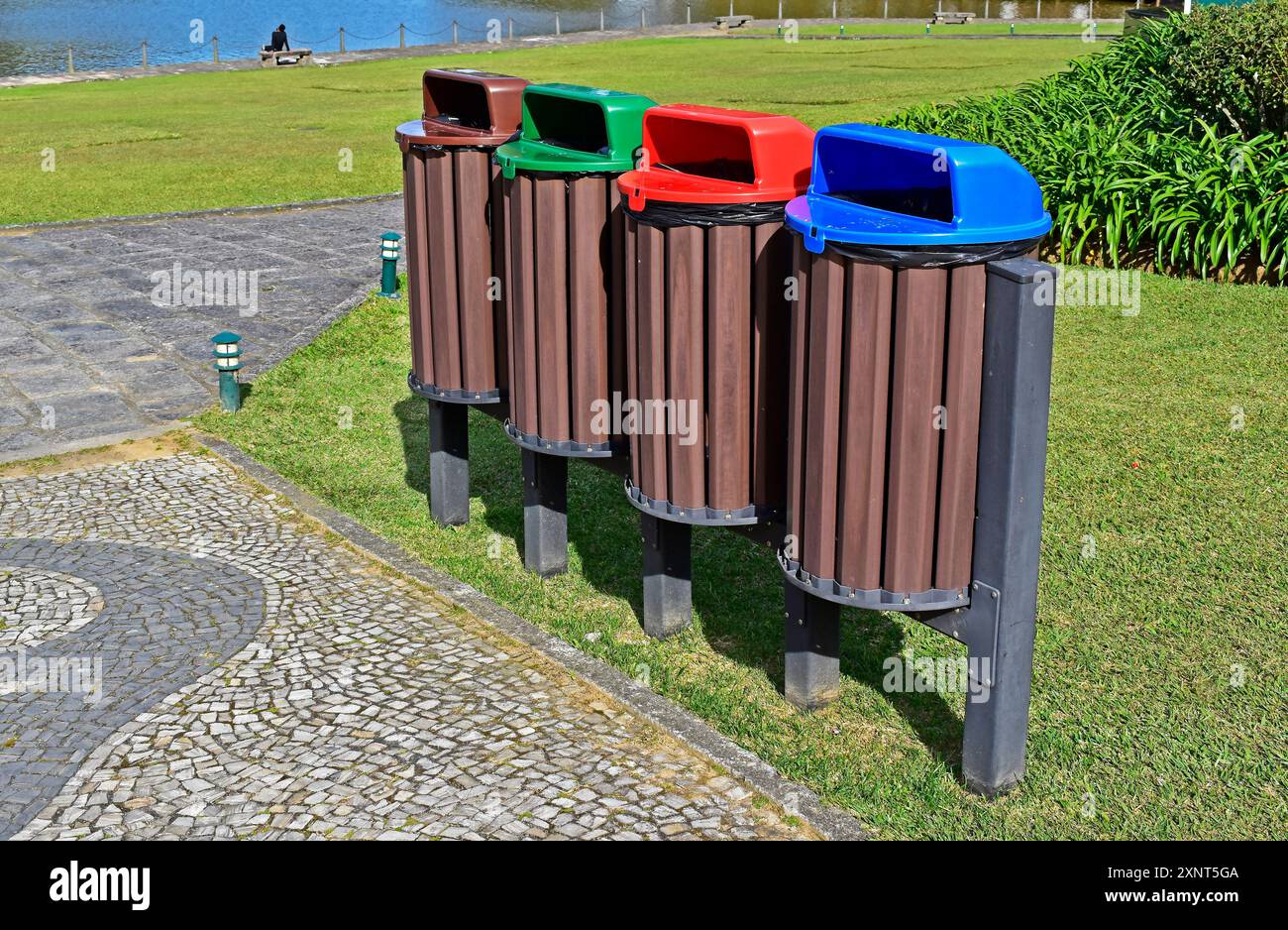 Glass discard hi-res stock photography and images - Alamy