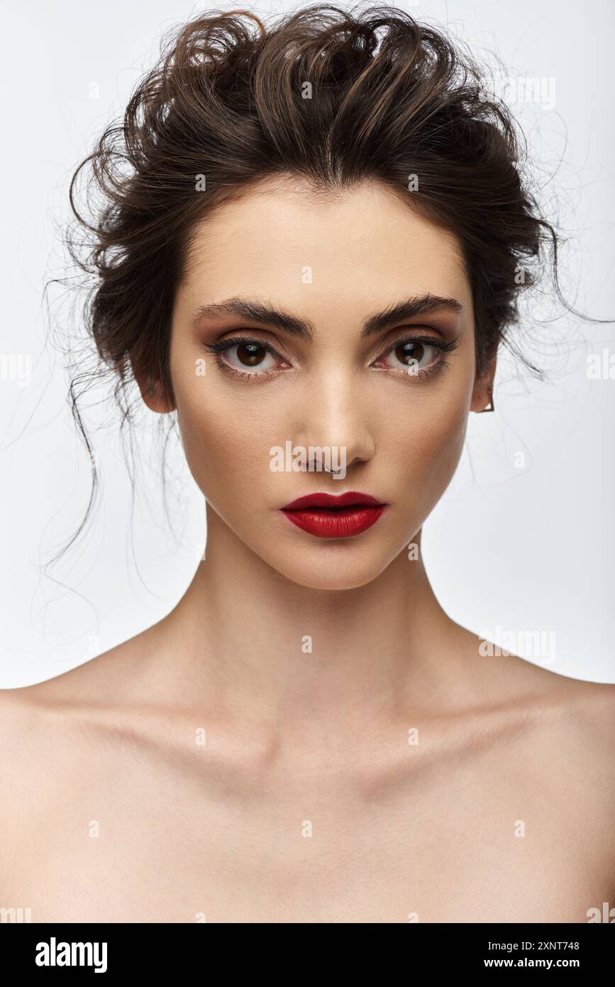 Woman looking directly at camera hi-res stock photography and images ...