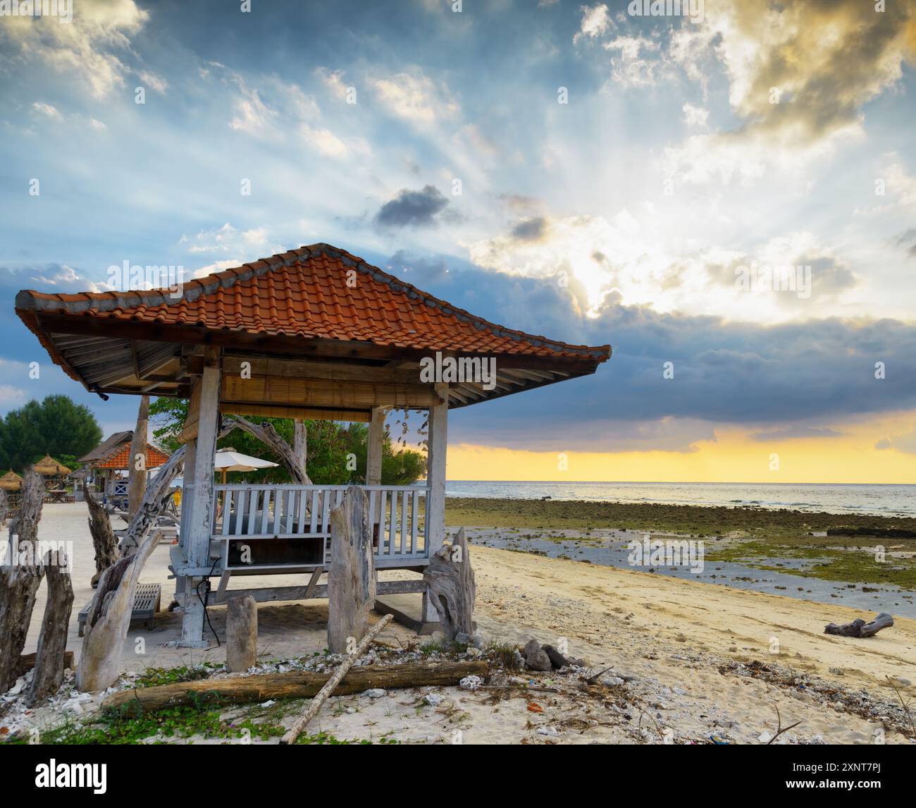 Traditional pavillion hi-res stock photography and images - Alamy