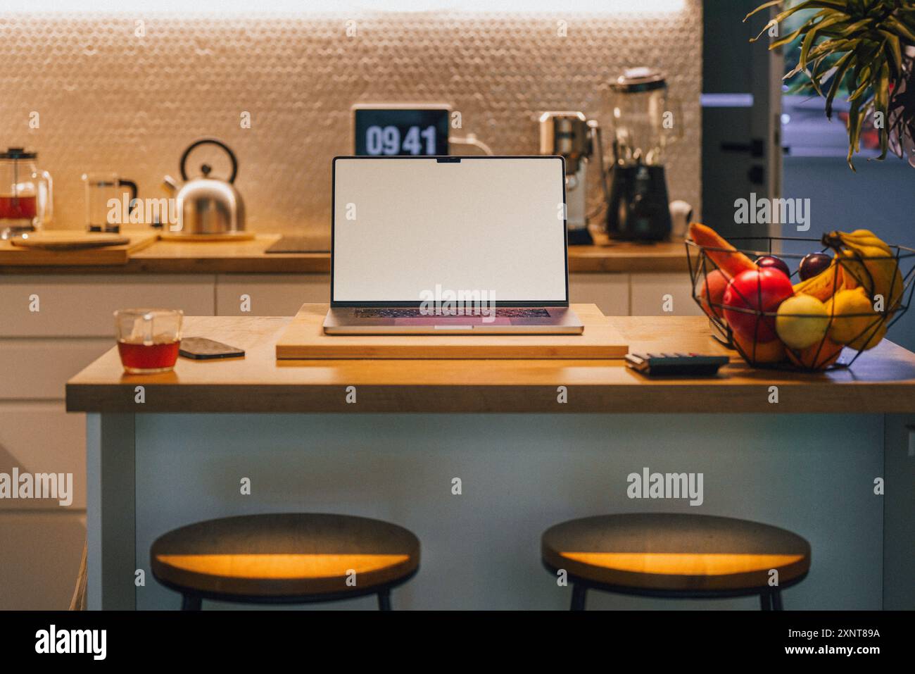 Open kitchen showing kitchen table hi-res stock photography and images ...