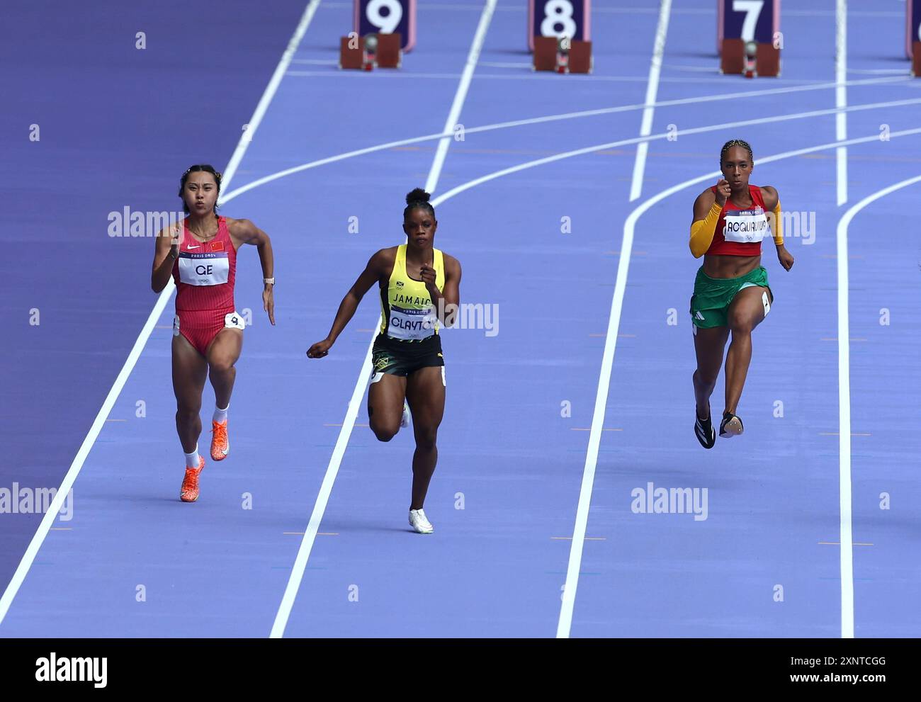 Paris, France. 2nd Aug, 2024. Ge Manqi of China, Tia Clayton of Jamaica ...