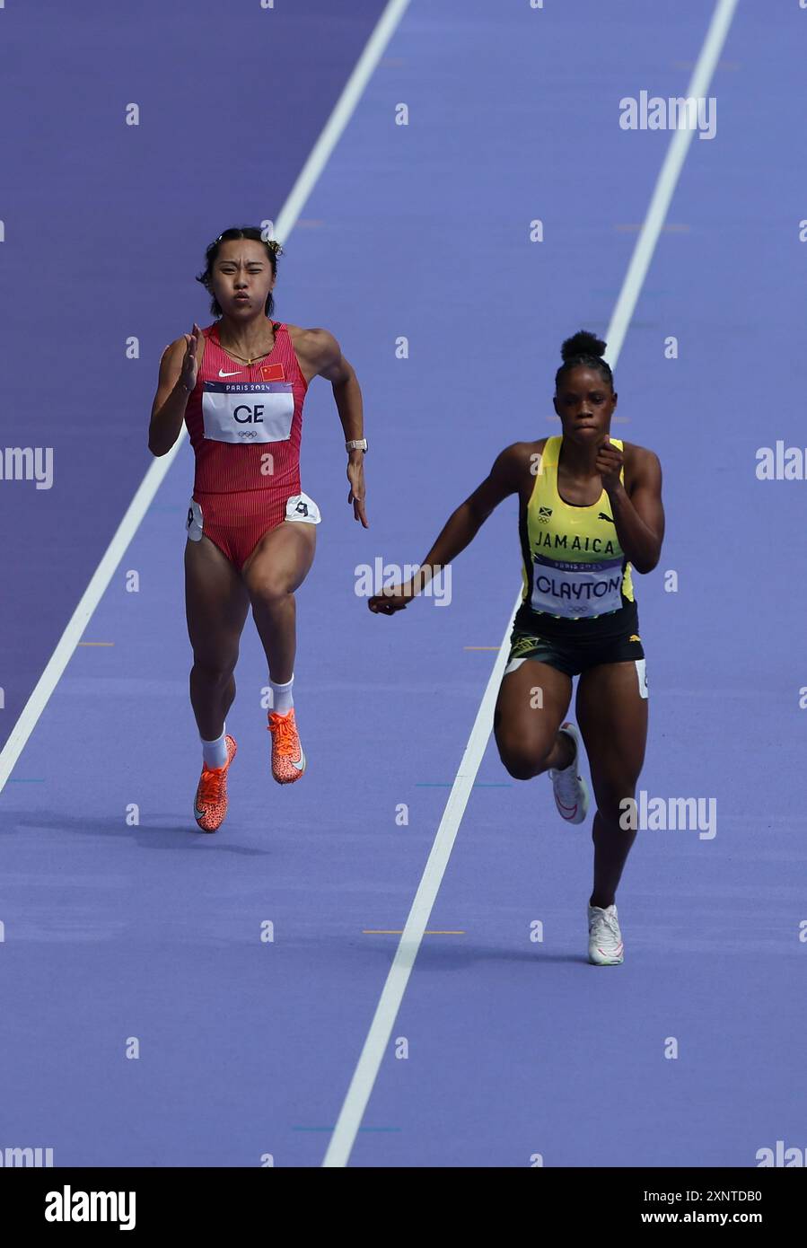 Paris, France. 2nd Aug, 2024. Ge Manqi (L) of China and Tia Clayton of ...
