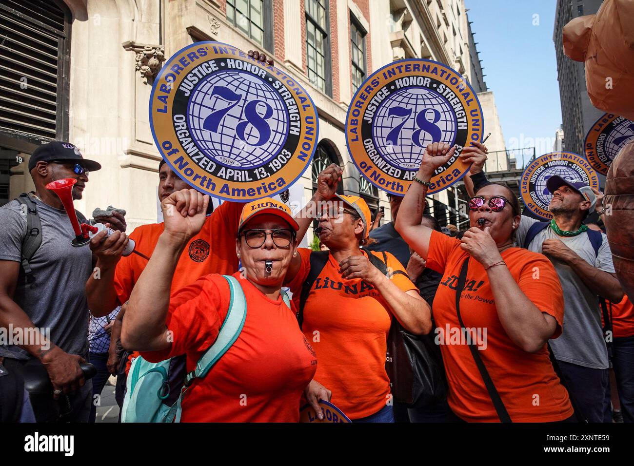 New York, NY, USA. 1st Aug, 2024. Construction workers protest in front ...