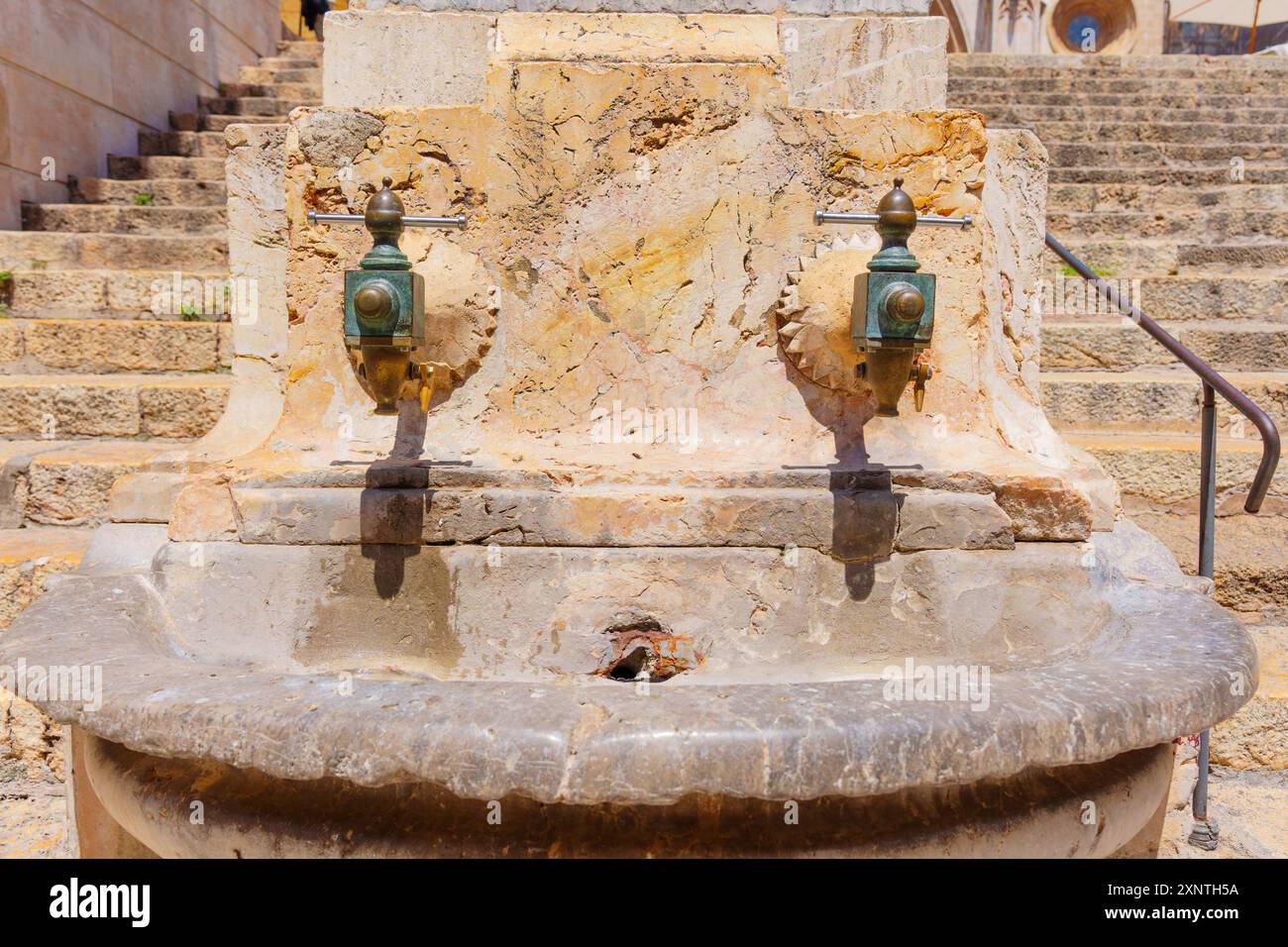 Ancient water fountain system hi-res stock photography and images - Alamy