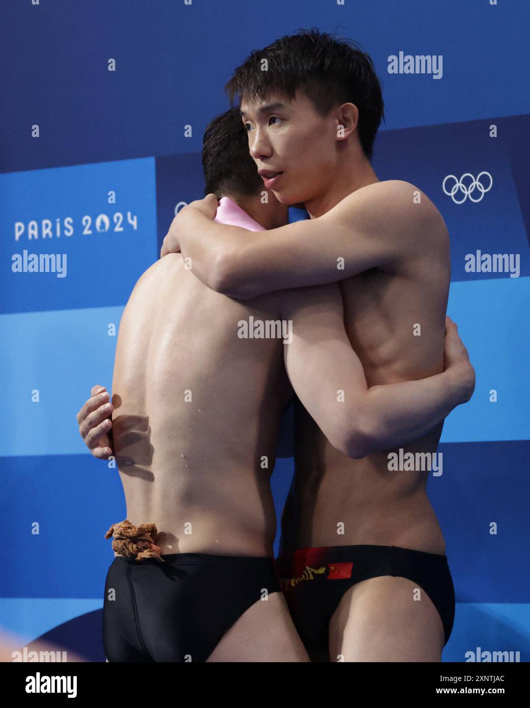 Saint Denis, France. 2nd Aug, 2024. Long Daoyi (R)/Wang Zongyuan of China celebrate after the ...