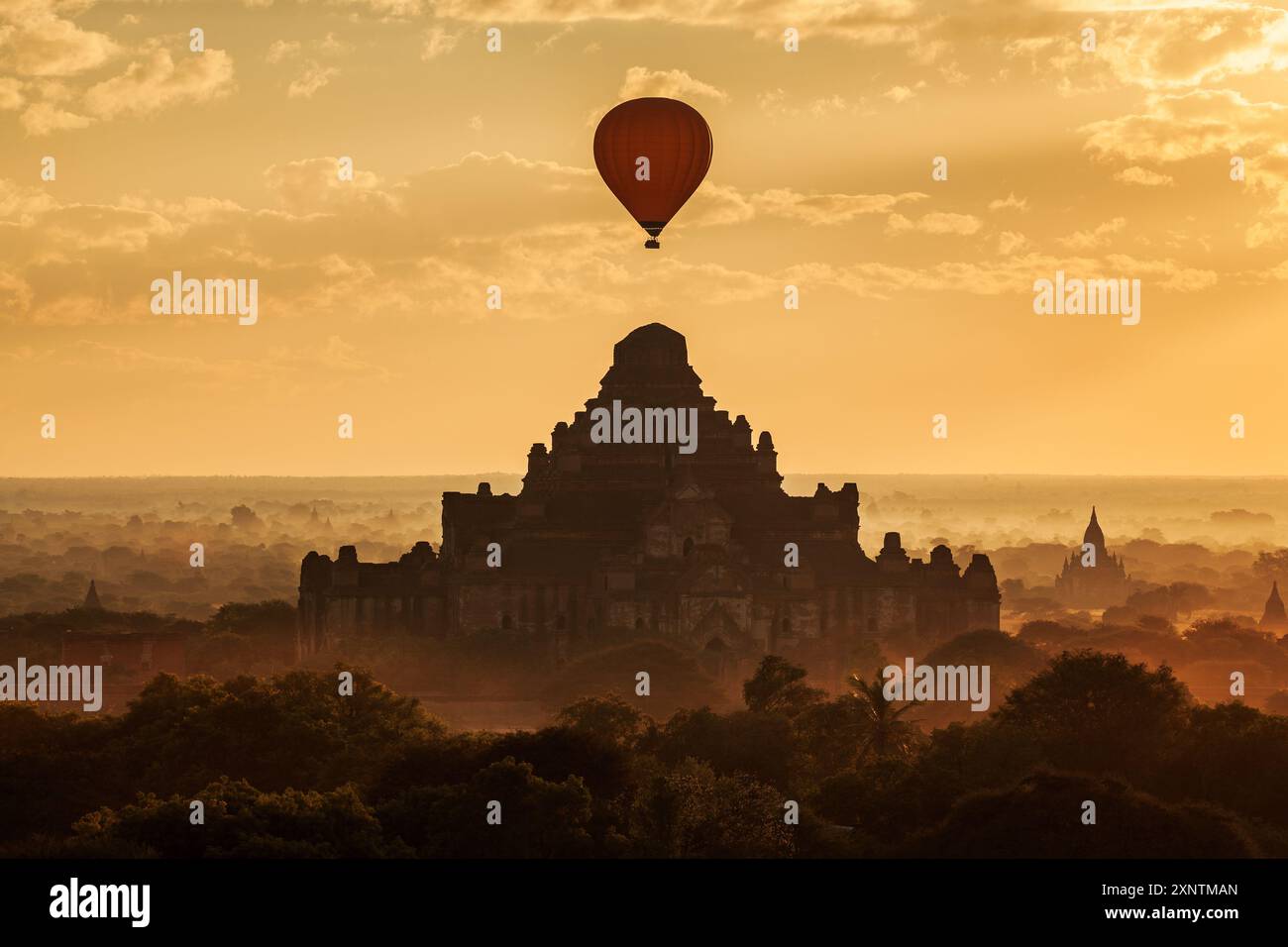 Silhouette Balloon over Dhammayangyi temple at sunrise, Bagan(Pagan ...