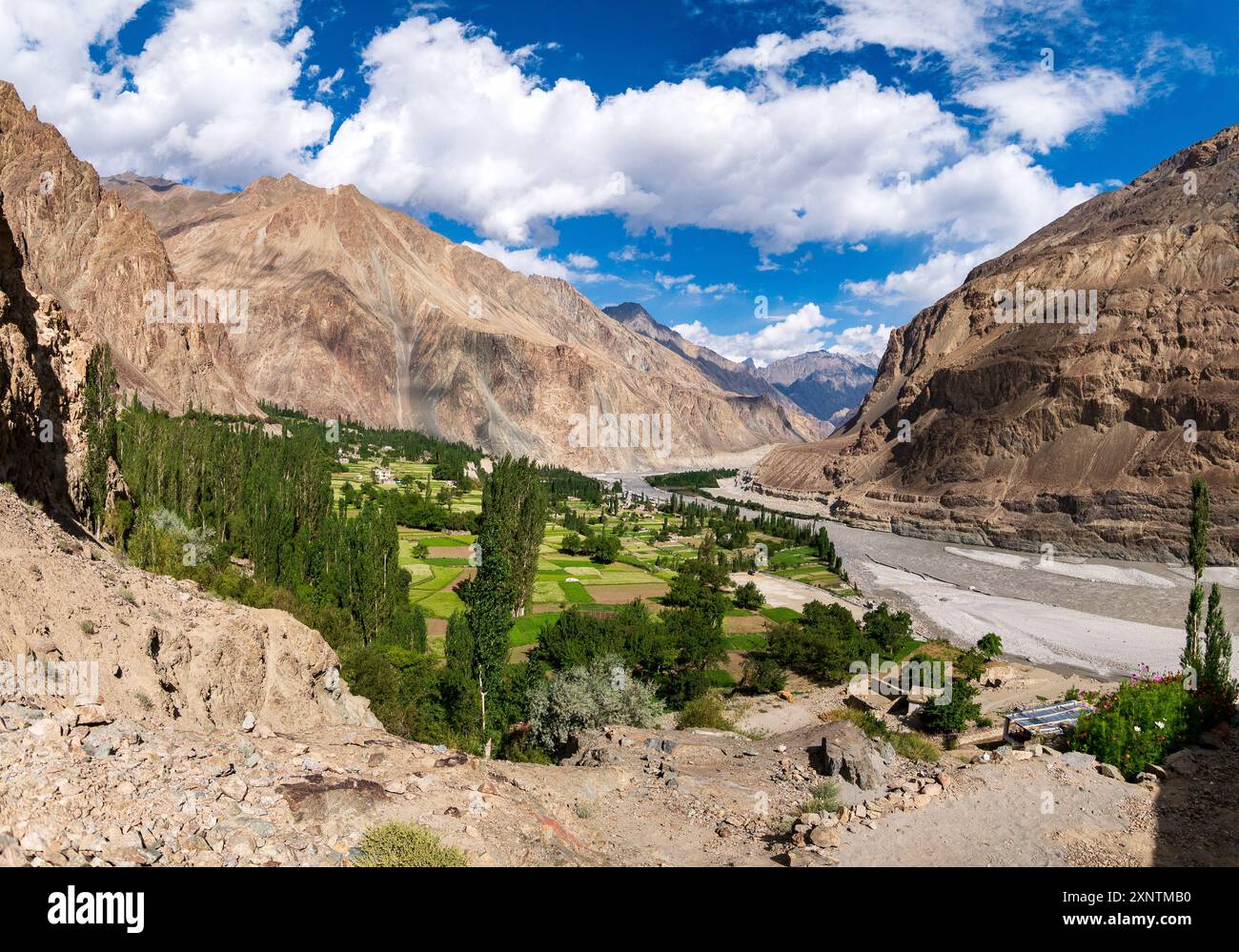Kashmir border northern india hi-res stock photography and images - Alamy