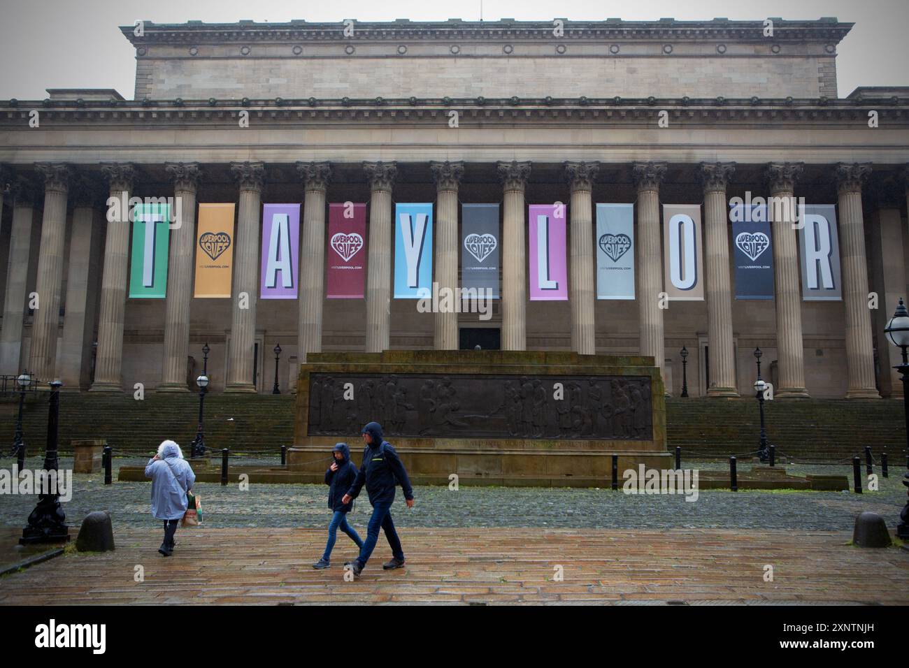 A warm welcome to pop star Taylor Swift on the front of St Georges's ...