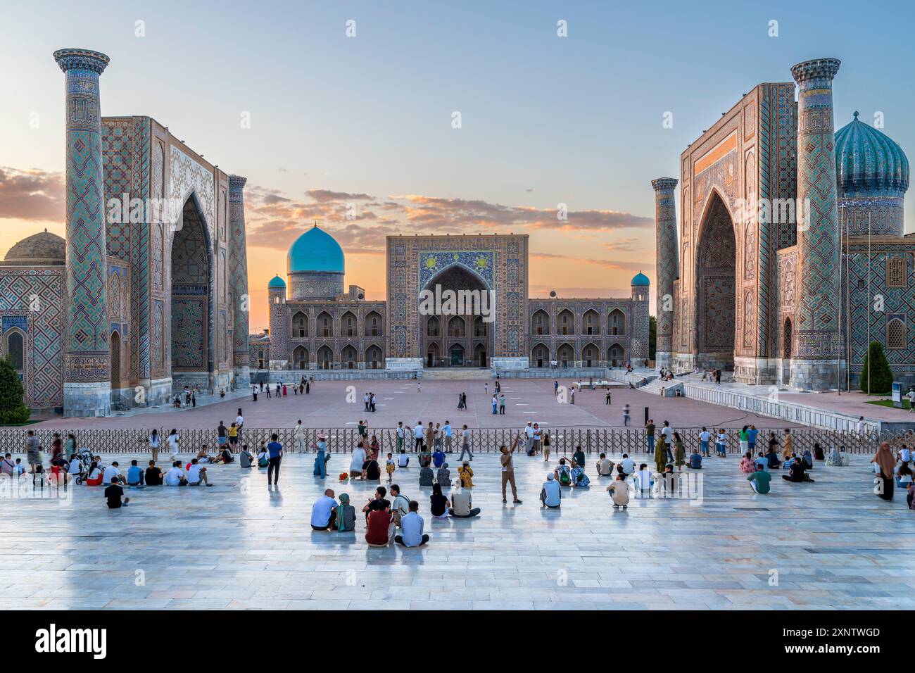 Samarkand public art hi-res stock photography and images - Alamy