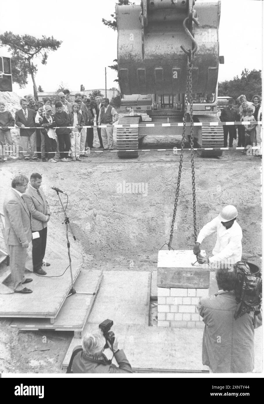 Building construction 1995 Black and White Stock Photos & Images - Alamy