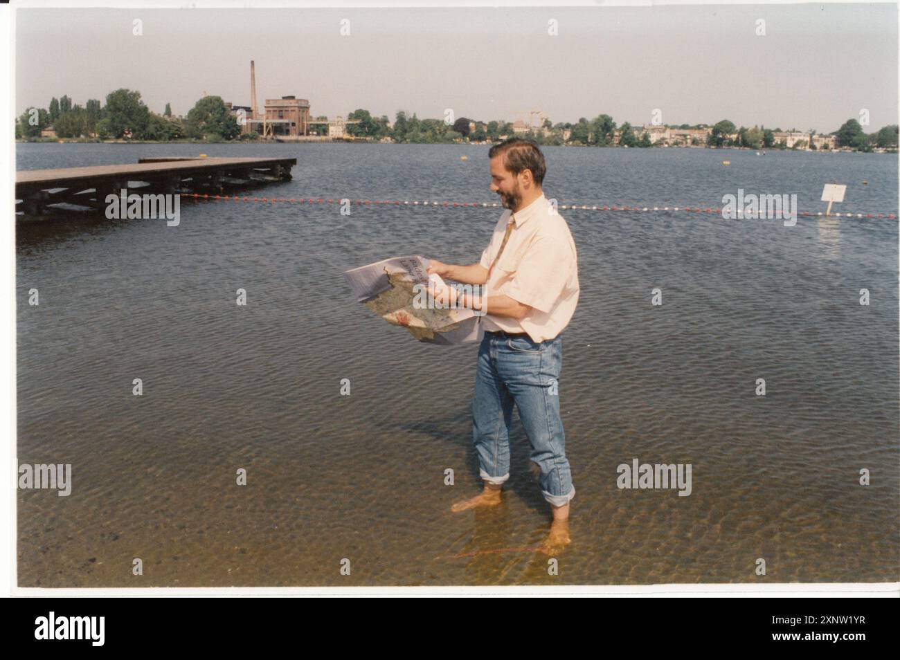 Environment Minister Matthias Platzeck (SPD) presents the new bathing ...