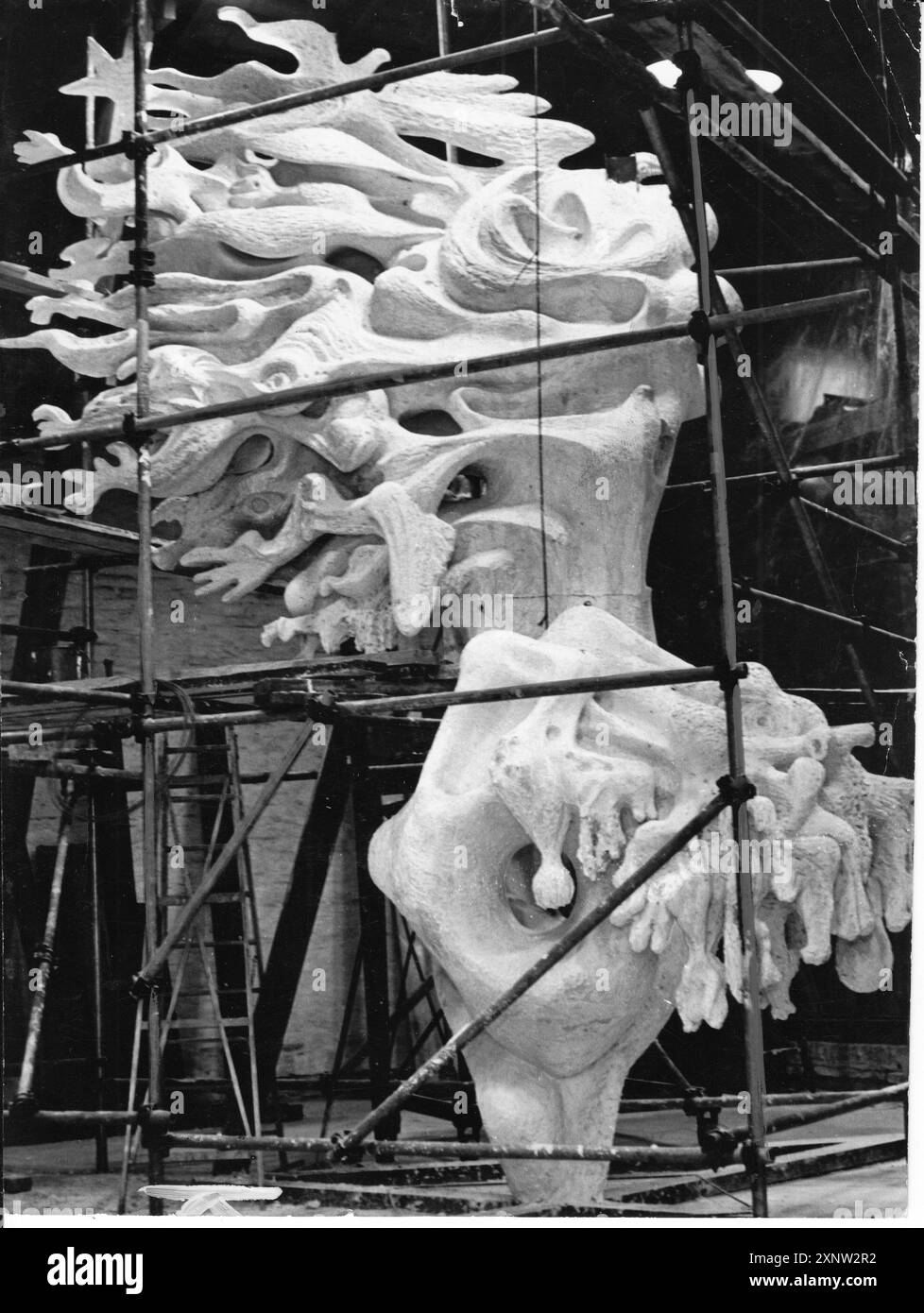 "The sculpture ""Heart and Flame"" of the revolution is made by ...