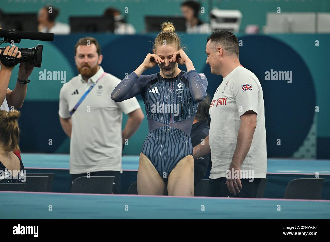 Bryony page gold hi-res stock photography and images - Alamy