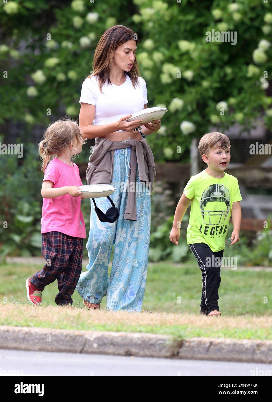 EXCLUSIVE **EXCLUSIVE ALL ROUNDER** Alec Baldwin spotted filming new ...