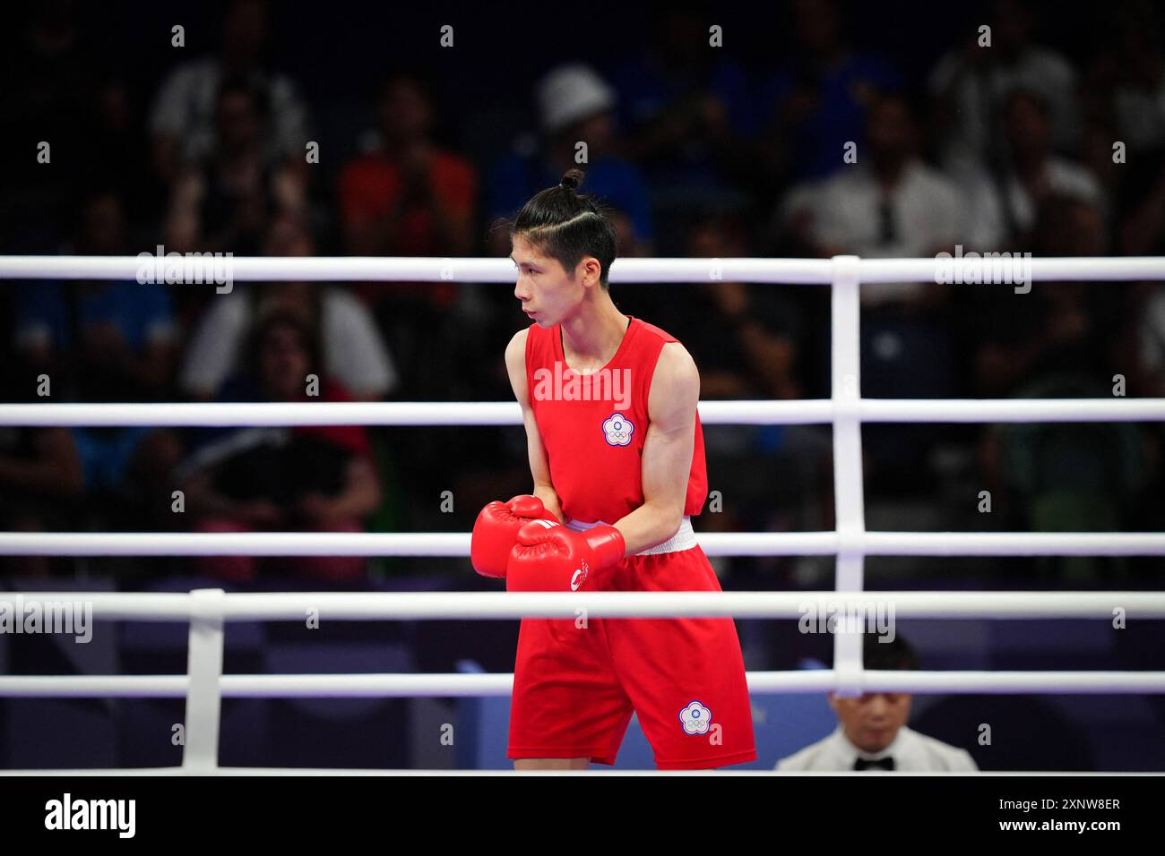 Chinese Taipei's controversial boxer Lin Yu-ting ( in red ) won her ...