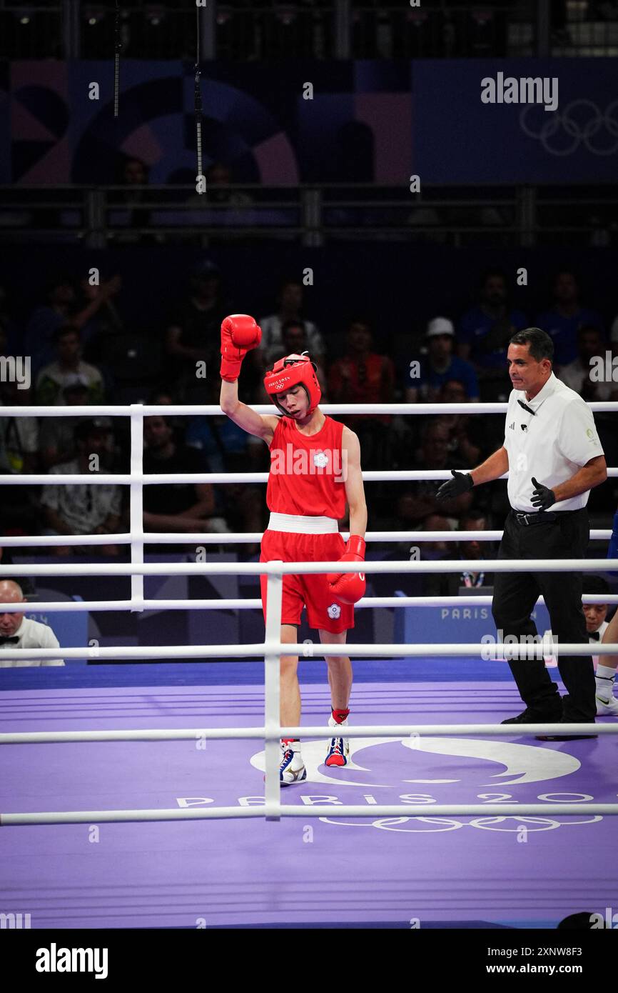 Chinese Taipei's controversial boxer Lin Yu-ting ( in red ) won her ...