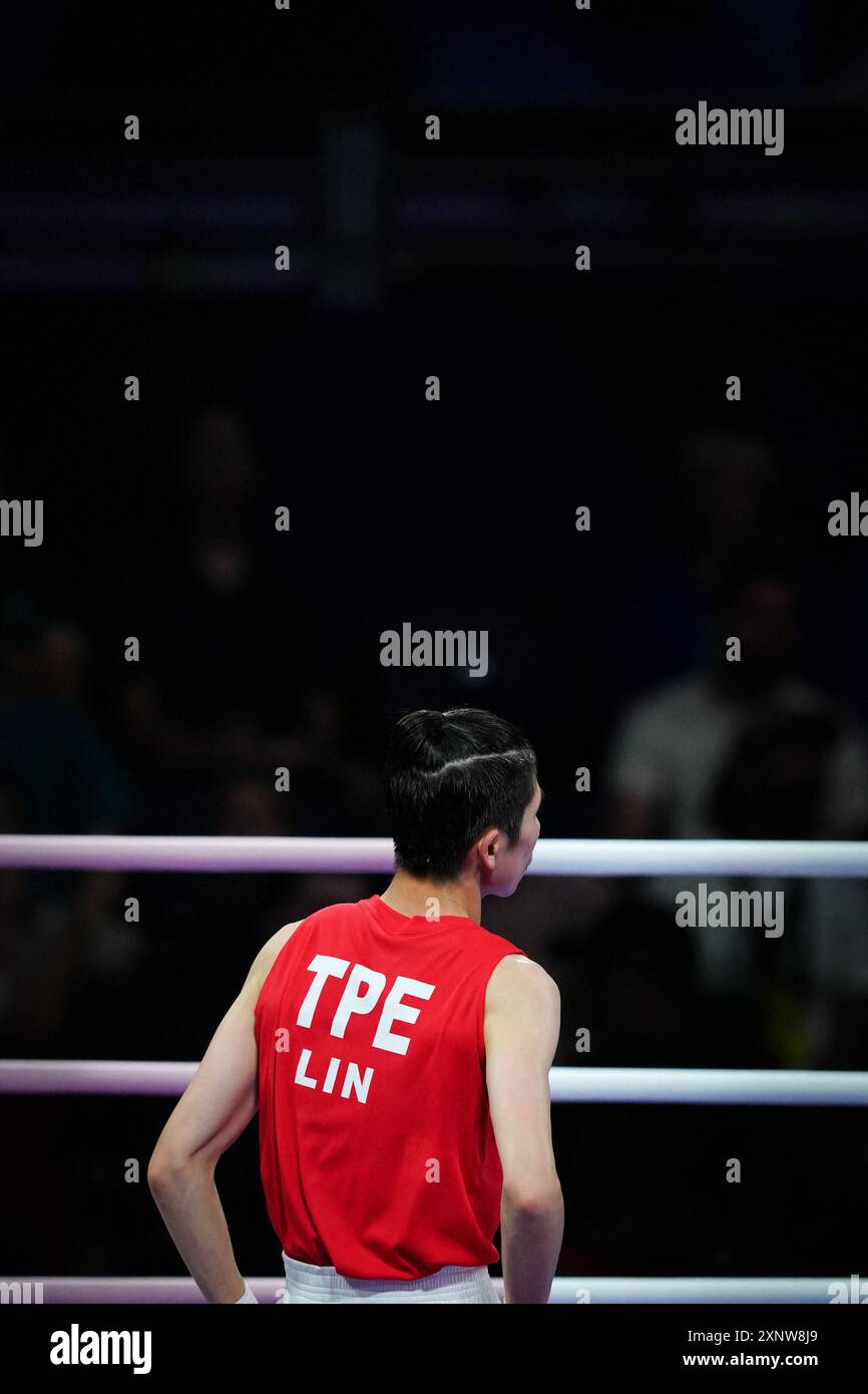 Chinese Taipei's controversial boxer Lin Yu-ting ( in red ) won her ...