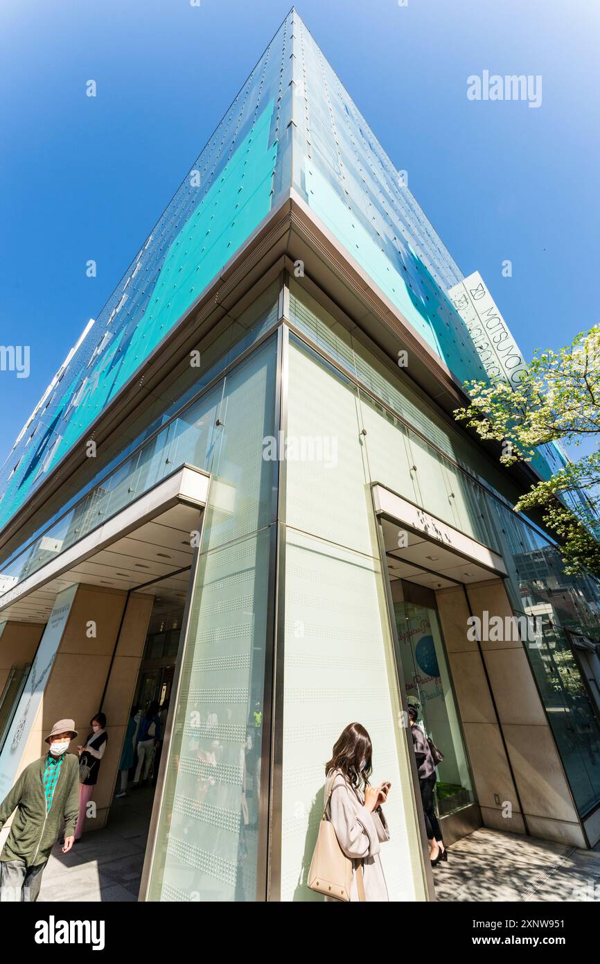 Wide angle view of the corner of the massive Matsuya Ginza store ...
