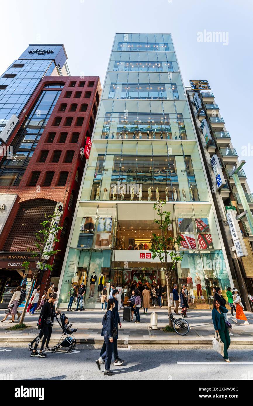 The Flagship Ginza UniQlo fashionable store. Store front with window ...